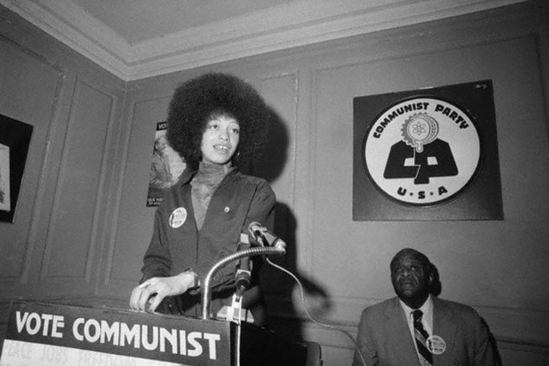 Quem é Angela Davis? Conheça essa história! - Blog Portal Pós - Blog da ...